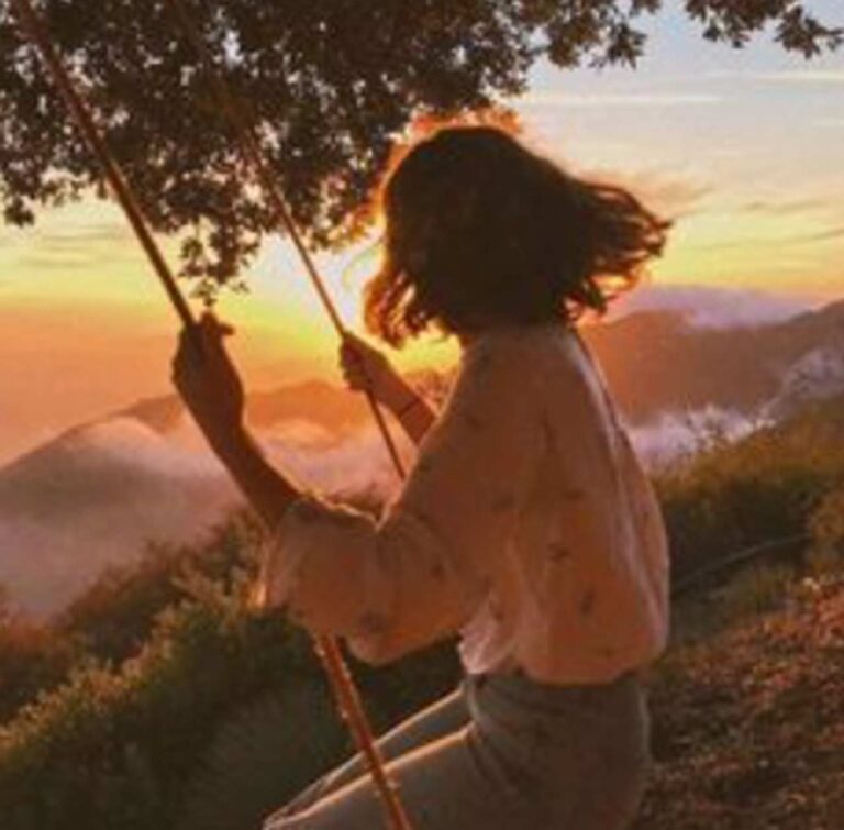 75+ Cute Aesthetic Profile Pictures for FB, Insta & Whatsapp