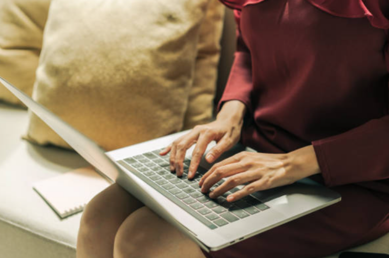 Microsoft Copilot keyboards will be available for Windows 11 PCs in ...